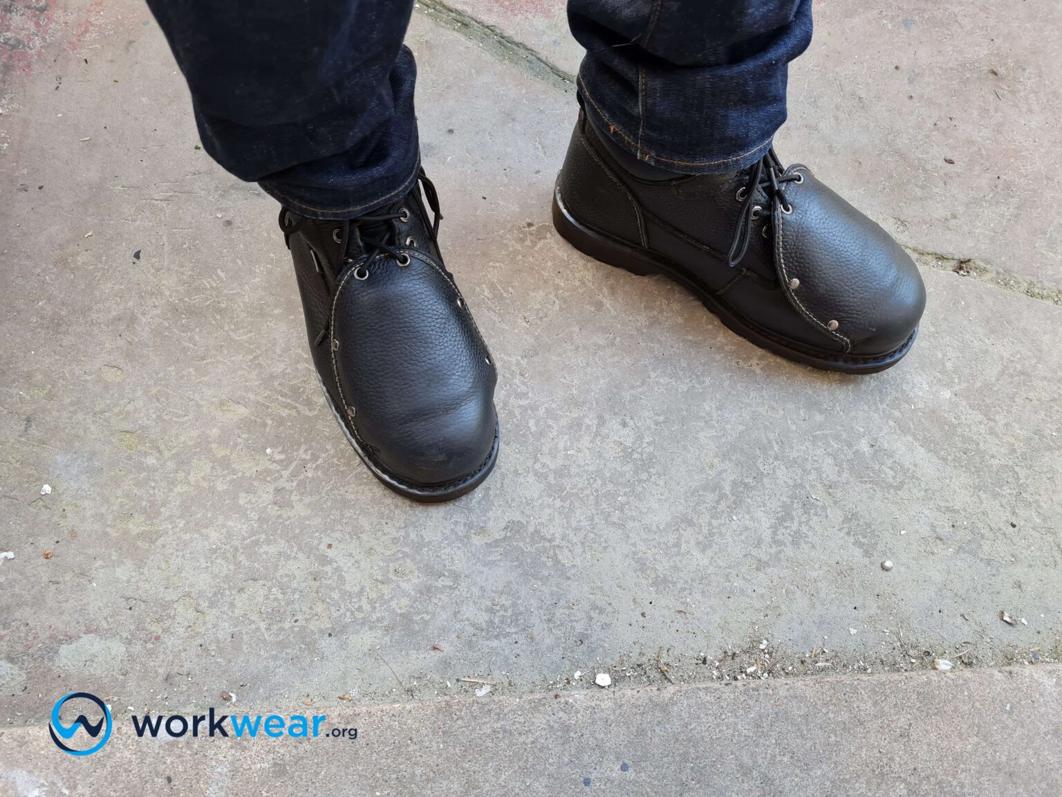 Work Boots Weight - Our Study and Findings | WorkWear.org